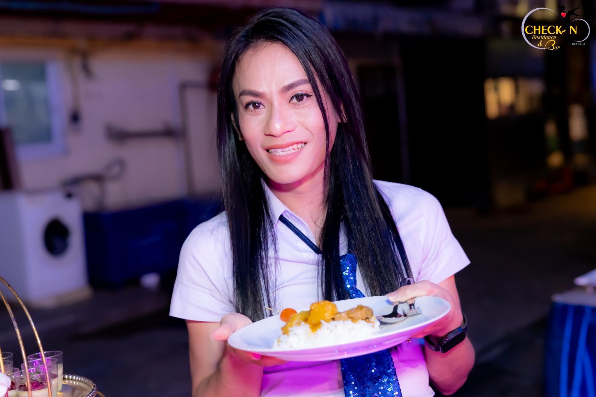 Check In Bar, Soi 10 Sukhumvit - Page 31 - Bangkok - LadyBoyReview