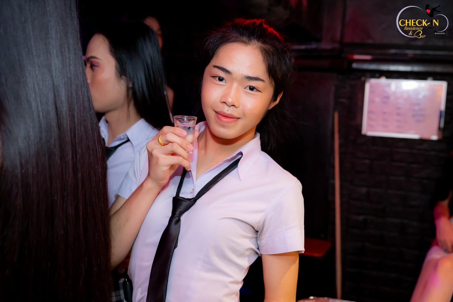 Check In Bar, Soi 10 Sukhumvit - Page 27 - Bangkok - LadyBoyReview