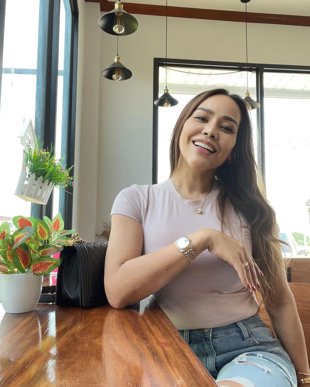 Check In Bar, Soi 10 Sukhumvit - Page 34 - Bangkok - LadyBoyReview